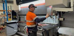 What Is the Maximum Lifting Capacity of a Pallet Jack?